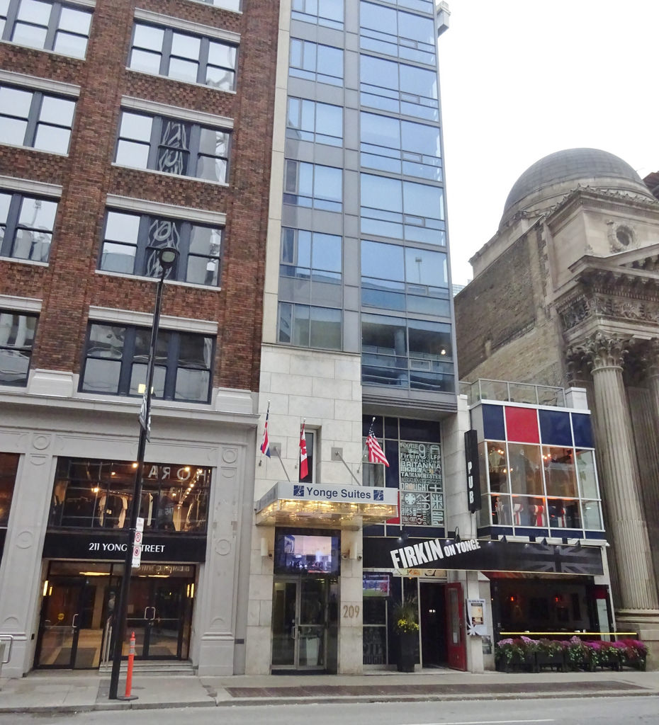 New canopy to existing building at 207 Yonge Street – BN Engineering